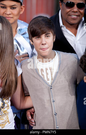 Justin Bieber at the Michael Jackson Immortalized With Hand And ...