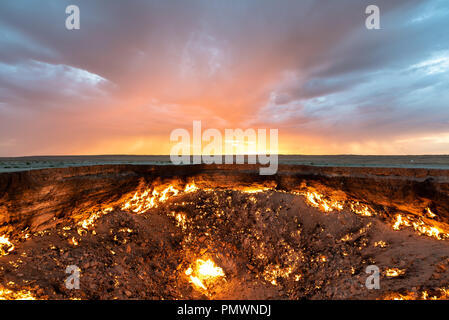 Darvaza (Dereweza) Fire crater at sunrise in Turkmenistan Stock Photo ...