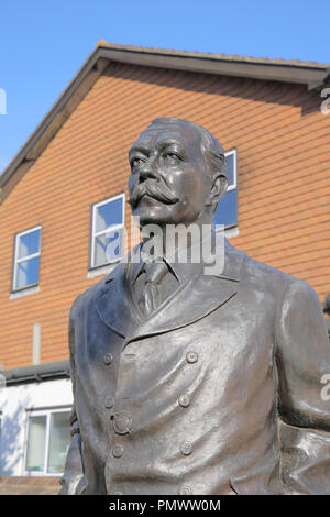Statue of Sir Arthur Conan Doyle in Crowborough, East Sussex, UK Stock ...