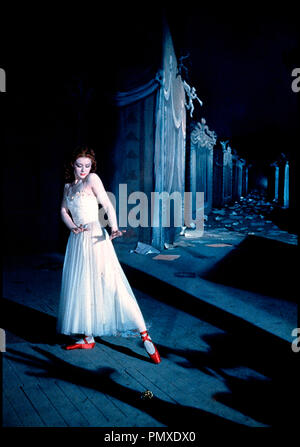 THE RED SHOES (1948) MOIRA SHEARER REDS 001CP Stock Photo: 29385797 - Alamy
