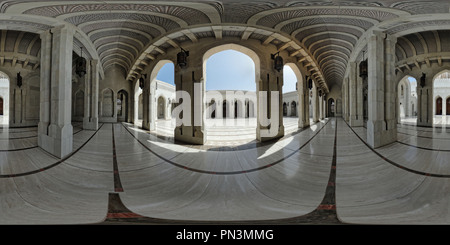 360° view of Sultan Qaboos Grand Mosque - Alamy