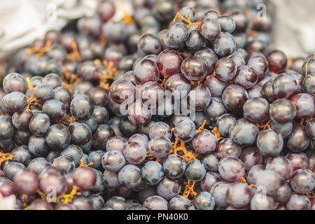 Black Corinth grapes cluster, Champagne grapes isolated on white ...
