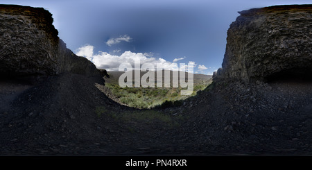 360° view of Lake Lenore Caves Trail, Grant Co., Washington State,USA ...