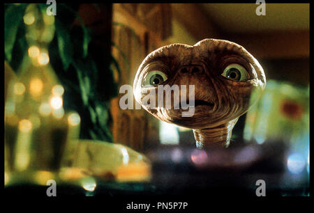 THE ALIEN, E.T. THE EXTRA-TERRESTRIAL, 1982 Stock Photo: 239217397 - Alamy
