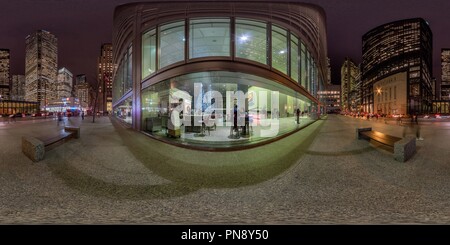 360° view of December Evening on Bay Street - Alamy
