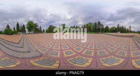 360° view of Square eternal flame - Alamy