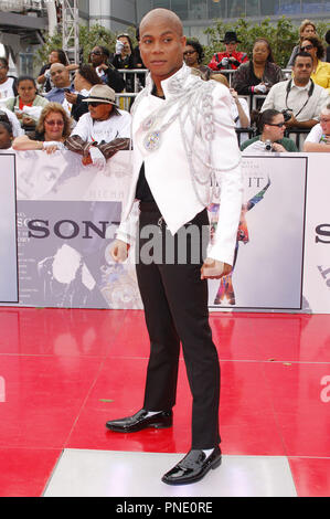 Travis Payne arriving at the Los Angeles Premiere of Michael Jackson's ...