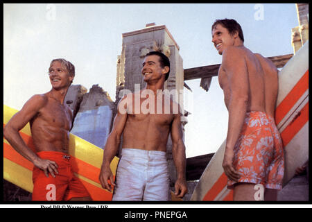 BIG WEDNESDAY (1978) GARY BUSEY, JAN-MICHAEL VINCENT, WILLIAM KATT Stock Photo: 29115750 - Alamy