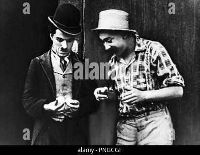 Charlie Chaplin as The Tramp, 1915 Stock Photo - Alamy