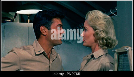 OPERATION PETTICOAT DINA MERRILL, TONY CURTIS, CARY GRANT Date Stock Photo: 156895230 - Alamy
