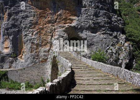 stone path kokkori bridge Zagoria Greece Stock Photo - Alamy