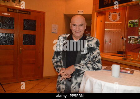 entertainer peter sebastian during performing in goerlitz landeskrone ...