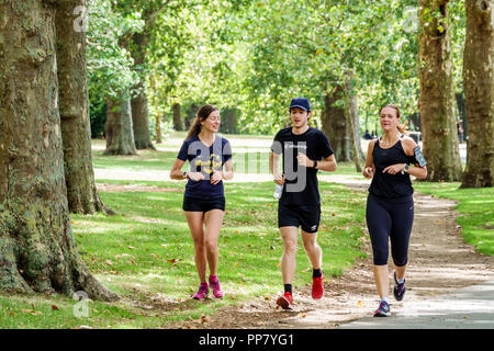 Hyde Park, Broad Walk, London, UK Stock Photo - Alamy