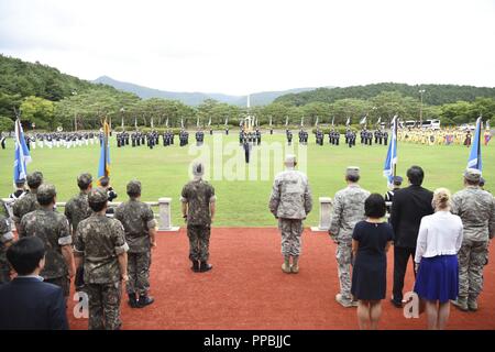 Lt. Gen. Kenneth Wilsbach, Seventh Air Force commander, his wife Cindy ...