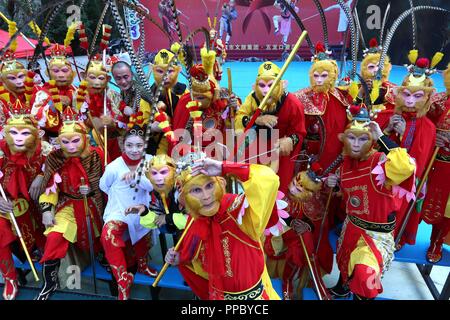 Jiyuan, Jiyuan, China. 25th Sep, 2018. Jiyuan, CHINA-People wearing ...