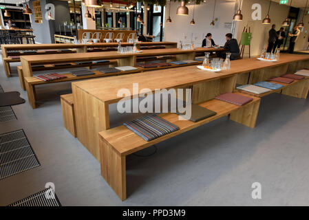 The cafeteria of Google in the Munich headquarters. Here, the staff can ...