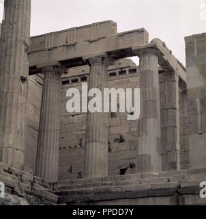 PROPILEOS DE PARTENON - DETALLE DE COLUMNAS DORICAS - TEMPLO DORICO ...