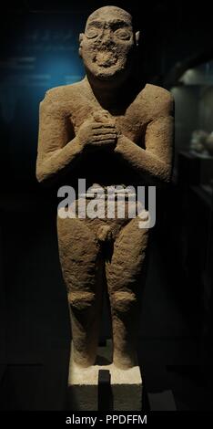 Arabic peninsula. Male statue. With typical Mesopotamian features Mid ...