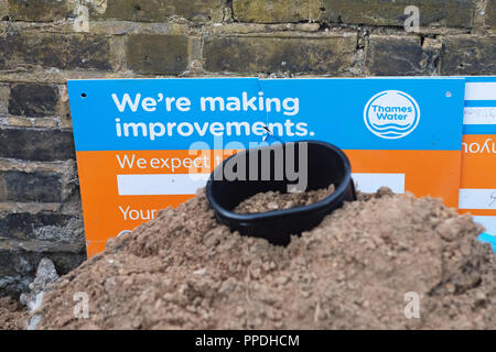 Thames Water streetworks in Kew, west London Stock Photo - Alamy