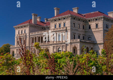 The Breakers is a Vanderbilt mansion located on Ochre Point Avenue ...