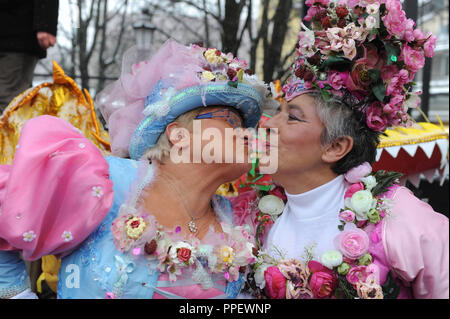 Dance of the market women, Shrove Tuesday, Viktualienmarkt square ...