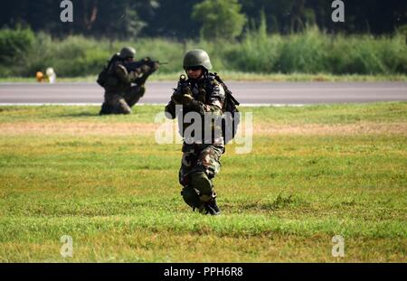 Allahabad, India. 26th Sep, 2018. Allahabad: IAF show their skill as ...