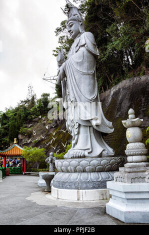 The big buddha statue at Chin Swee Caves Temple in Genting Highlands ...
