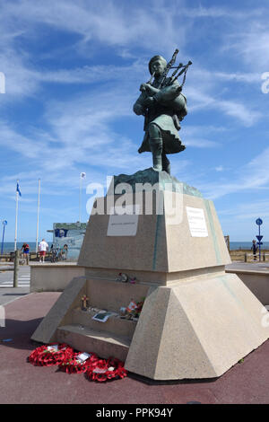 Piper Bill Millin statue at Colleville-Montgomery, World War Two D-Day ...