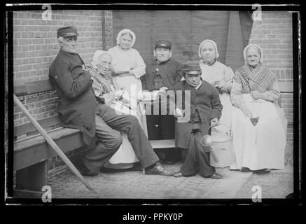 Boerenfamilie (max res Stock Photo - Alamy