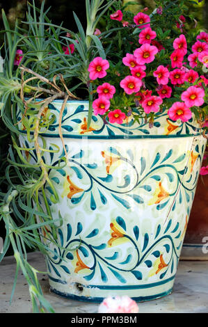 Handicrafts of the Algarve (Algarve pottery). Porches, Portugal Stock ...
