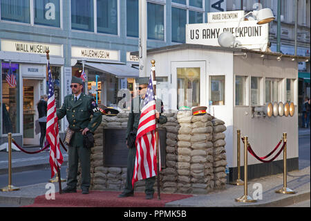 Allied Checkpoint on the Berlin Wall between West & East Germany 1978 ...