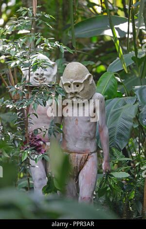 Mud Men performing a traditional dance in Papua New Guinea Stock Photo ...