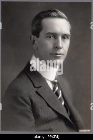 Breckinridge Long, head-and-shoulders portrait, facing slightly right ...