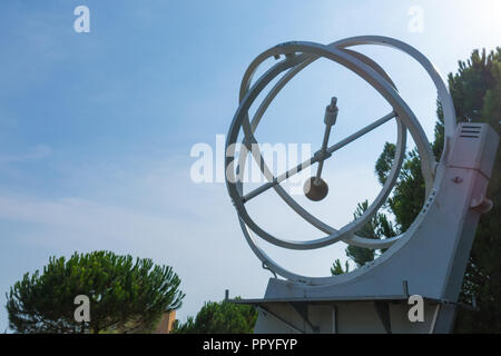 The chaotic pendulum is a physical experiment, with which the theory of ...