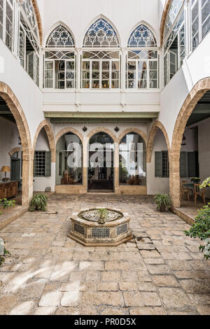 Aleppo octagonal, labyrinthe stone and marble fountain Stock Photo - Alamy
