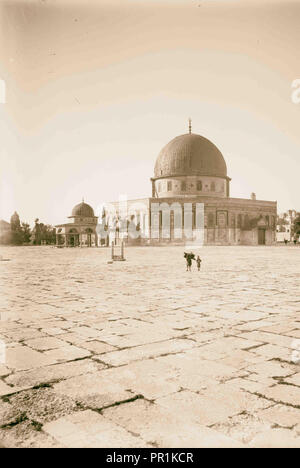 Dome of the Rock (close) showing Dome of the Chain 1934, Jerusalem ...