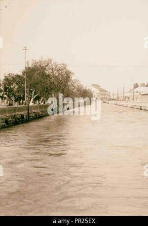 Damascus, Syria - The Barada River Stock Photo - Alamy
