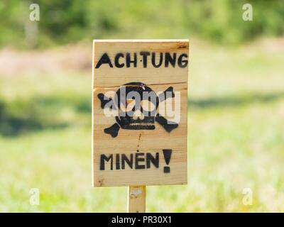 Achtung Minen Warning Sign in German (Attention Mines Stock Photo - Alamy
