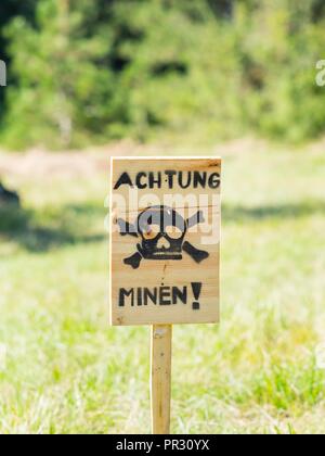 Achtung Minen Warning Sign in German (Attention Mines Stock Photo - Alamy