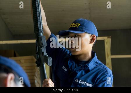 U.S. Coast Guard gunner's mates, with Maritime Force Protection Unit ...