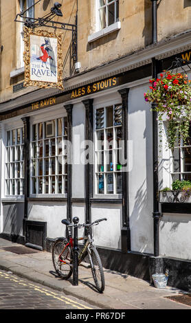 The Raven Pub Sign, Bath, England, UK Stock Photo - Alamy