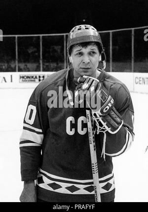 Ice hockey player Alexander Maltsev twice Olympic champion left in his ...