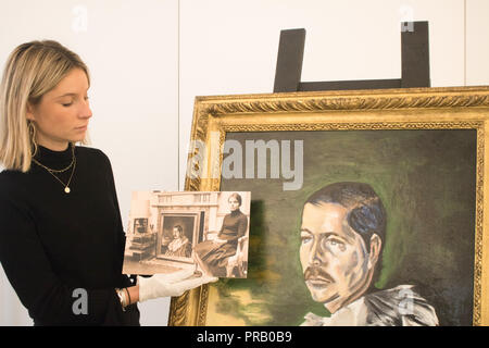 Lady Lucan estranged wife of Lord Lucan pictured leaving her London ...