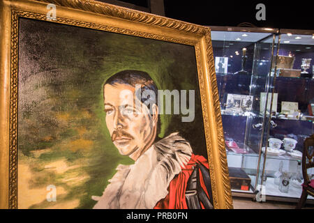 Lady Lucan estranged wife of Lord Lucan pictured leaving her London ...