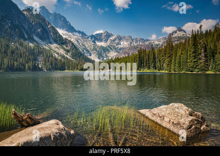 Stuart Lake, Mount Stuart massif at left, Jack Ridge at right, Stuart ...