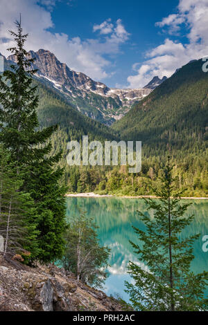 Pyramid Peak, Pinnacle Peak, Paul Bunyans Stump, North Cascades ...