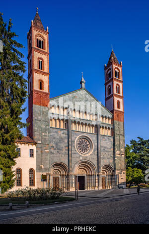 Italy Piedmont Vercelli Basilica of Sant'Andrea Stock Photo - Alamy