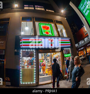 7 Eleven Convenience Store, NYC,USA Stock Photo - Alamy