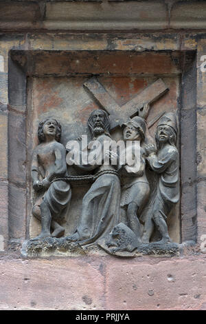 JESUS CARRIES CROSS Stock Photo - Alamy