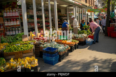 A Dominican bodega in the Washington Heights neighborhood of New York ...